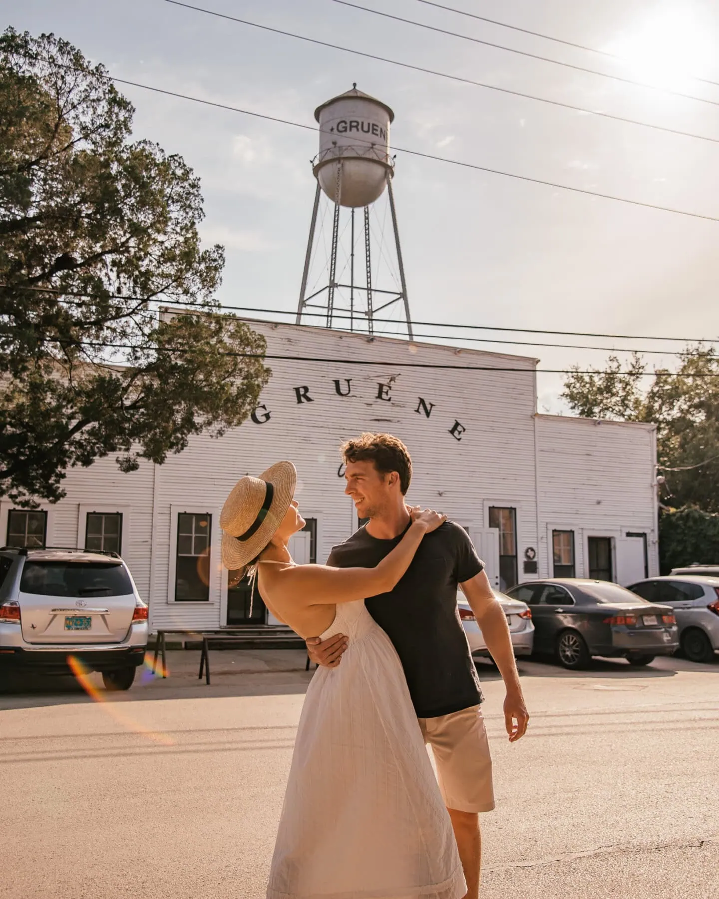 50 Couple Poses to Try for Your Next Couples Photoshoot