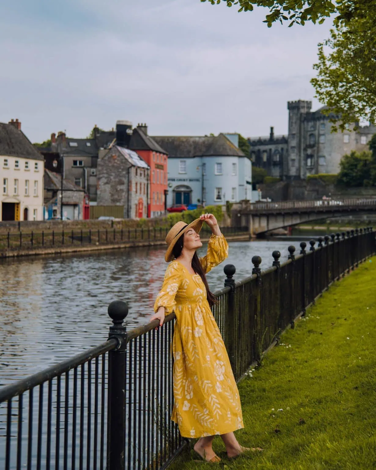 How to Pose for Photos (48 Easy, Flattering Photo Poses)